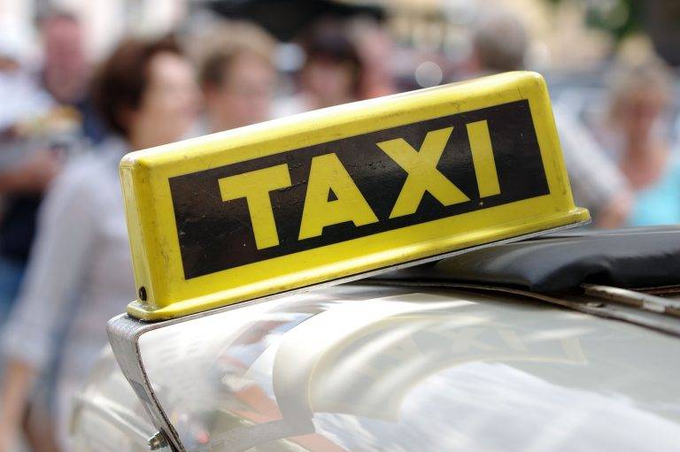Local Taxi Service in Suffolk | Minicabs | Taxi Hire in Ipswich | Easy Cabs
